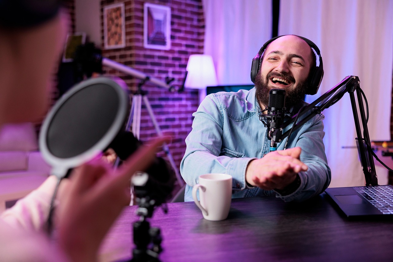 How to Be an Influencer in 2025: Recommendations and Tips